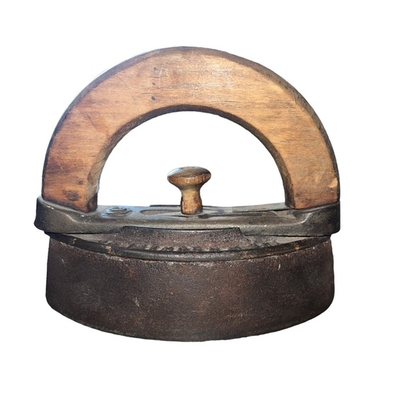 Other | Vintage The W H Howell Co Sad Iron Wooden Removable Handle W ...